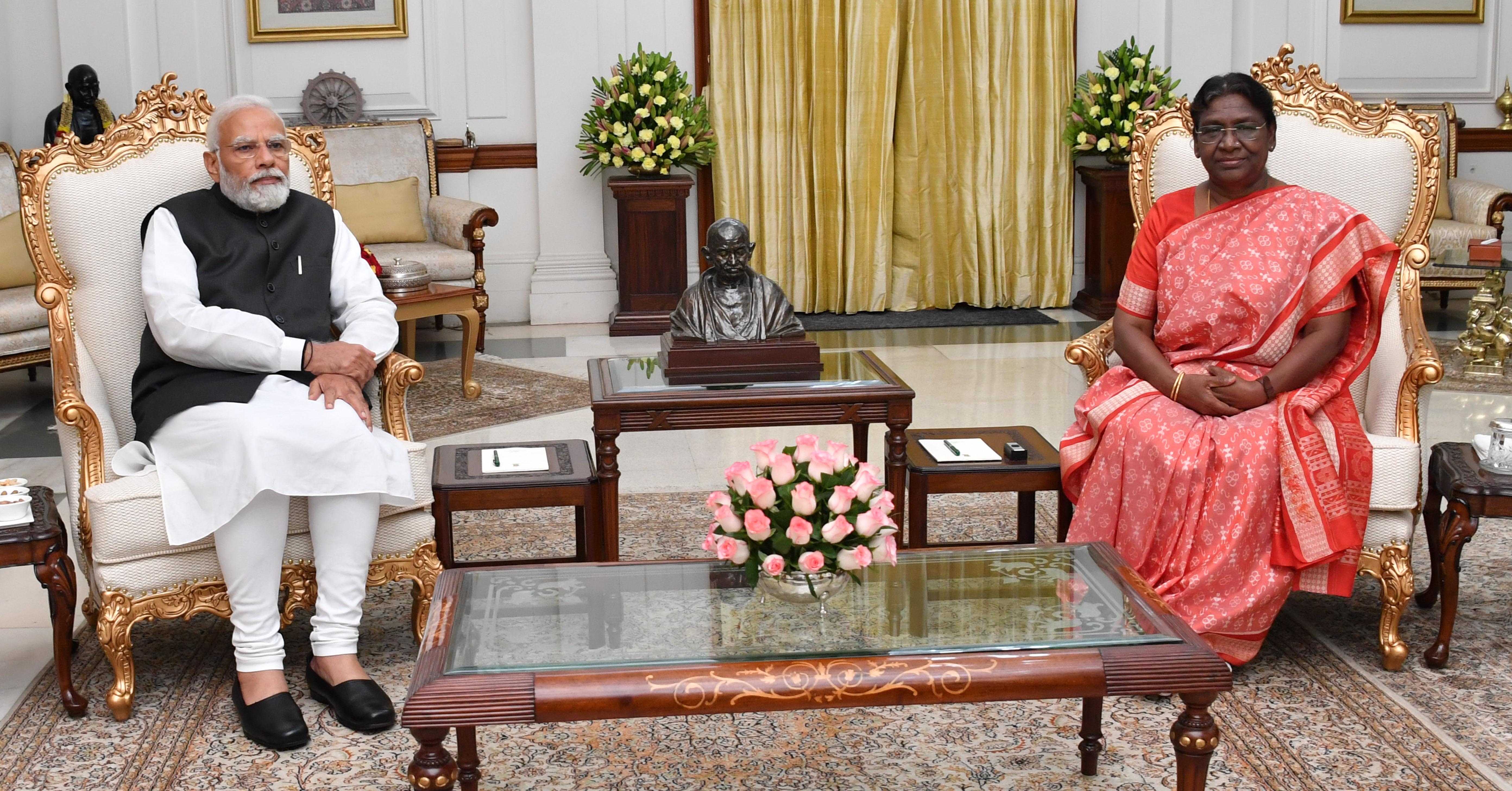 The Prime Minister of India, Shri Narendra Modi called on the President ...